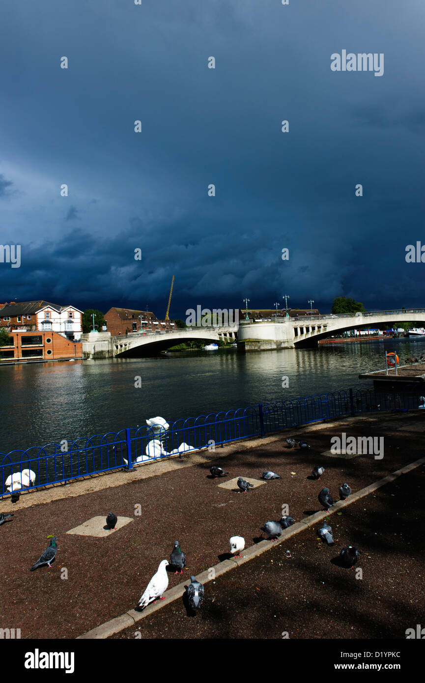 Storm cloud arch hi-res stock photography and images - Alamy