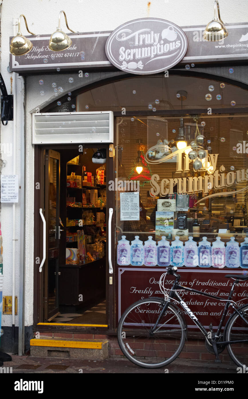 Poole high street hi-res stock photography and images - Alamy