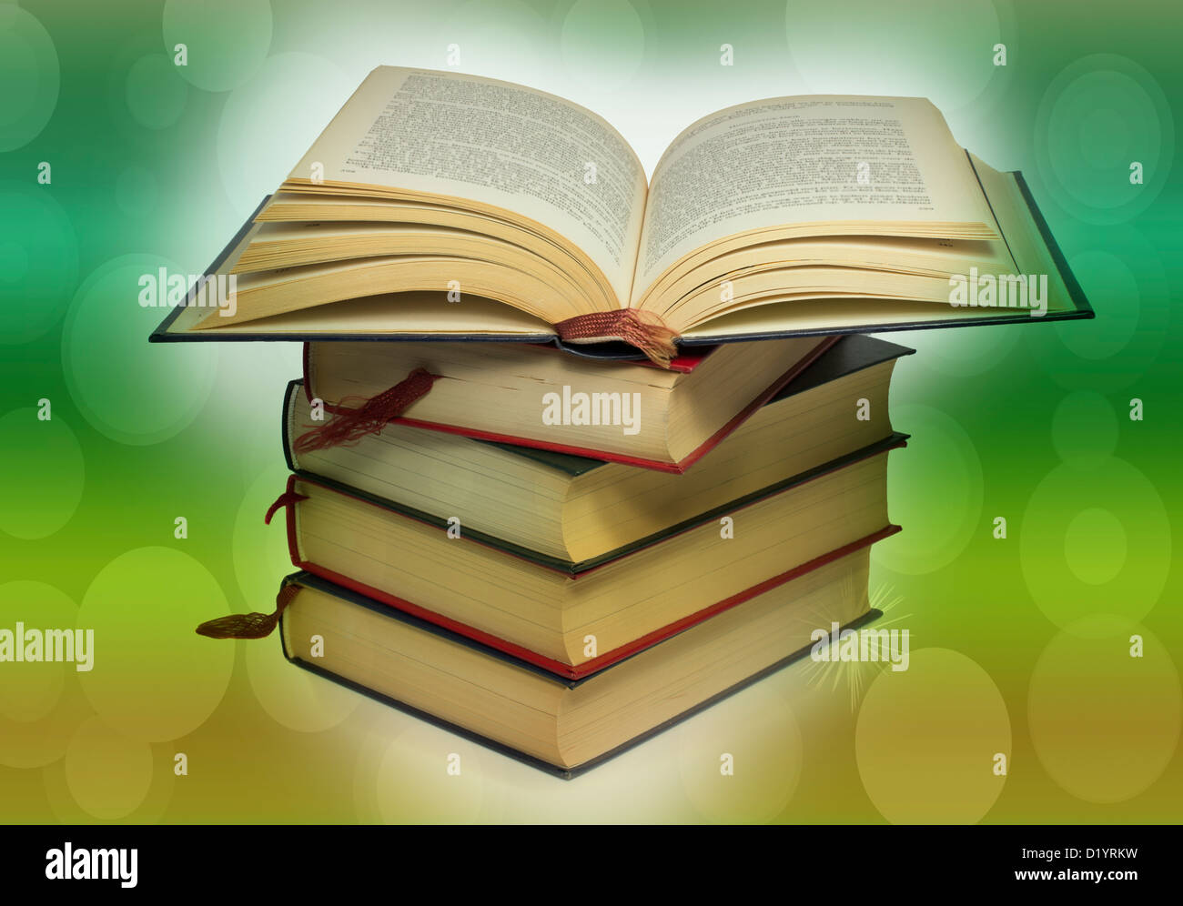 open closed books to read Stock Photo - Alamy
