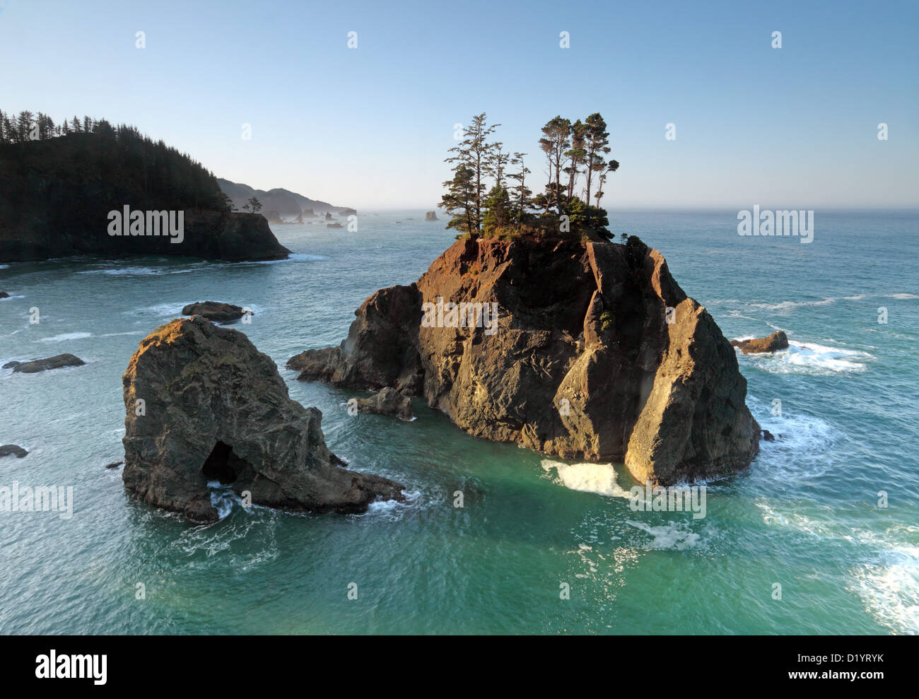 Seastack, Samuel Boardman State Park, Brookings, Oregon, USA Stock ...