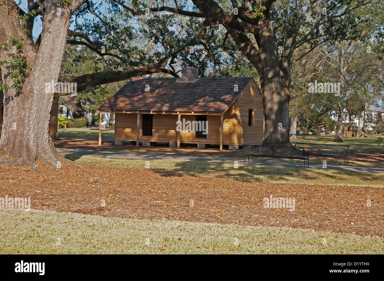 Wooden house for slaves, Oak Alley Plantation , Mississippi River ...