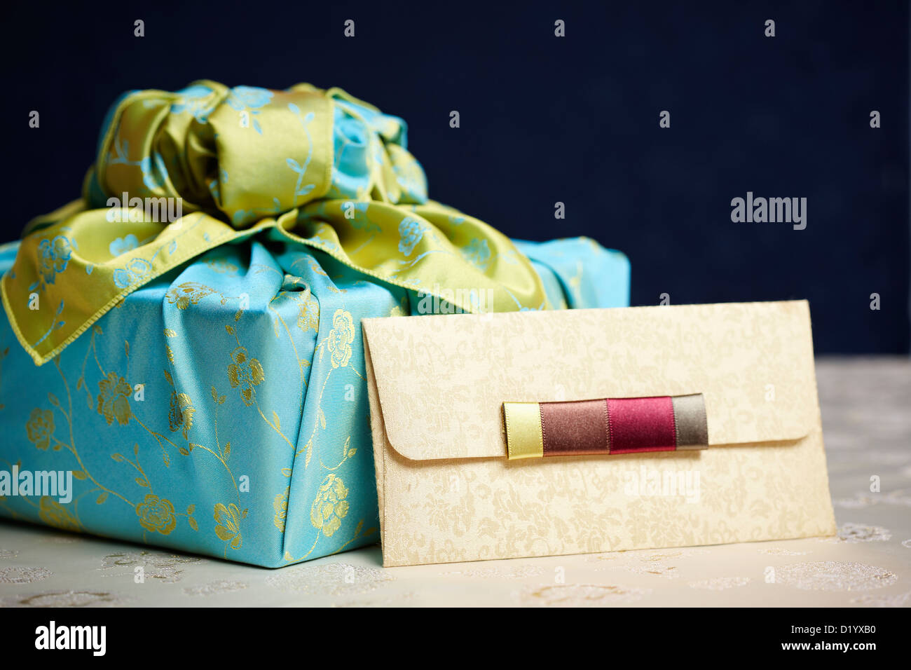 Korean gift wrap hi-res stock photography and images - Alamy
