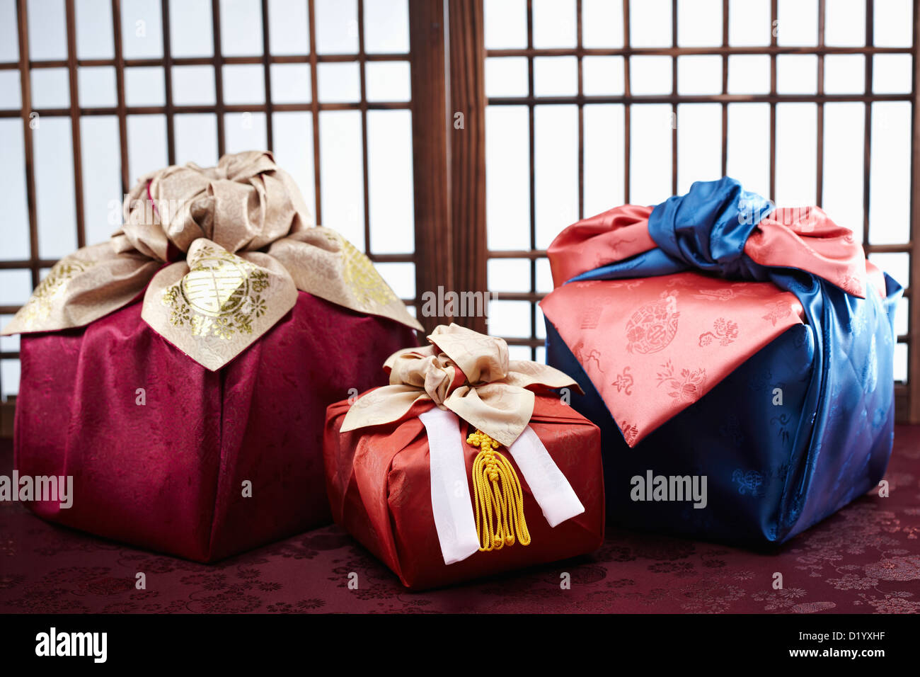 Wrap front door hi-res stock photography and images - Alamy