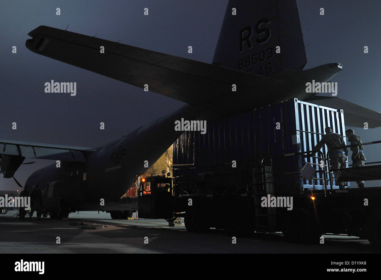 C 130 cargo loading hi-res stock photography and images - Alamy