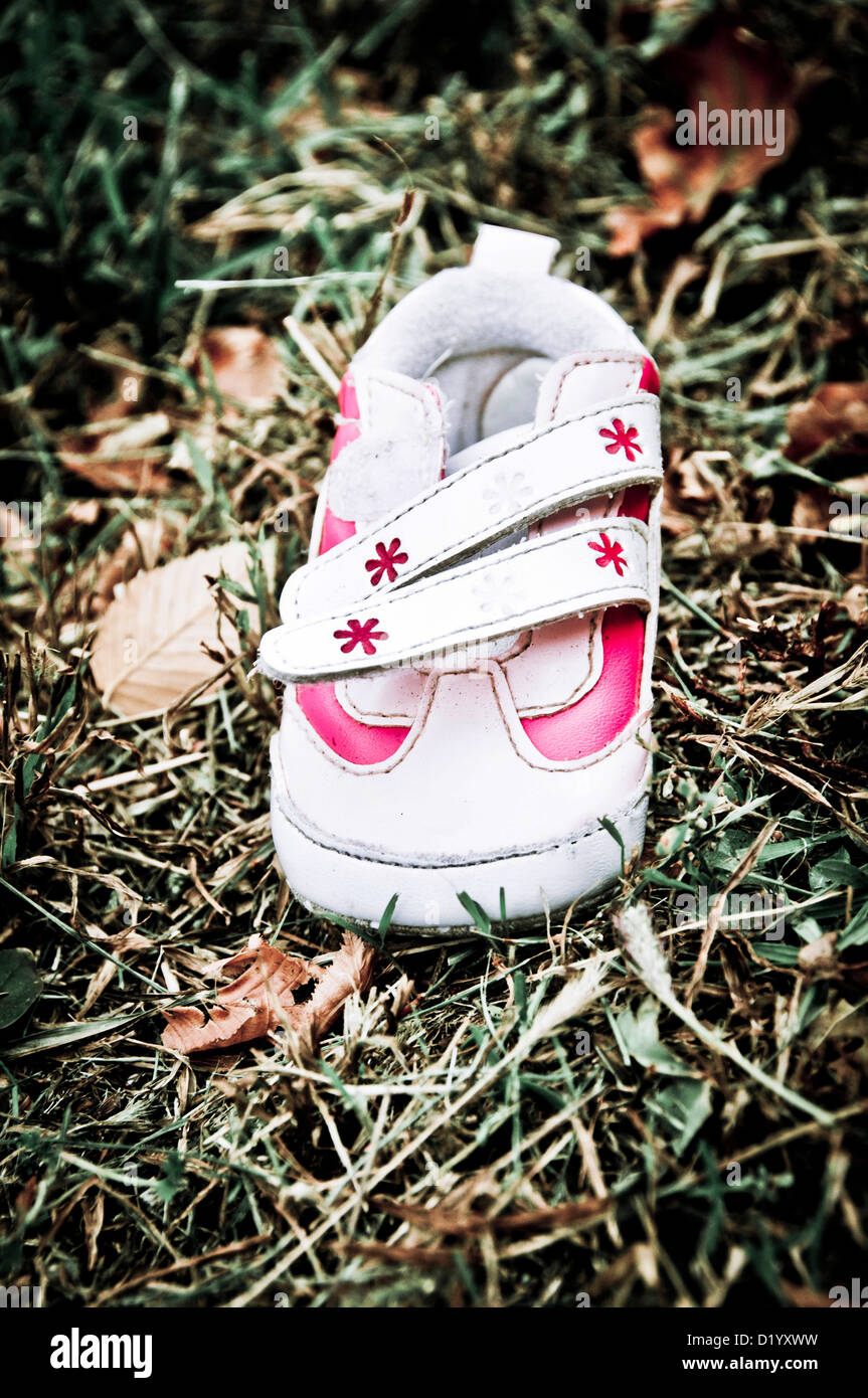 Missing shoe hi-res stock photography and images - Alamy