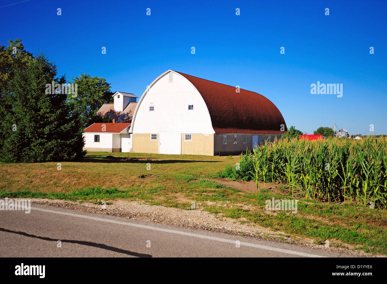 Corn field barn hi-res stock photography and images - Alamy