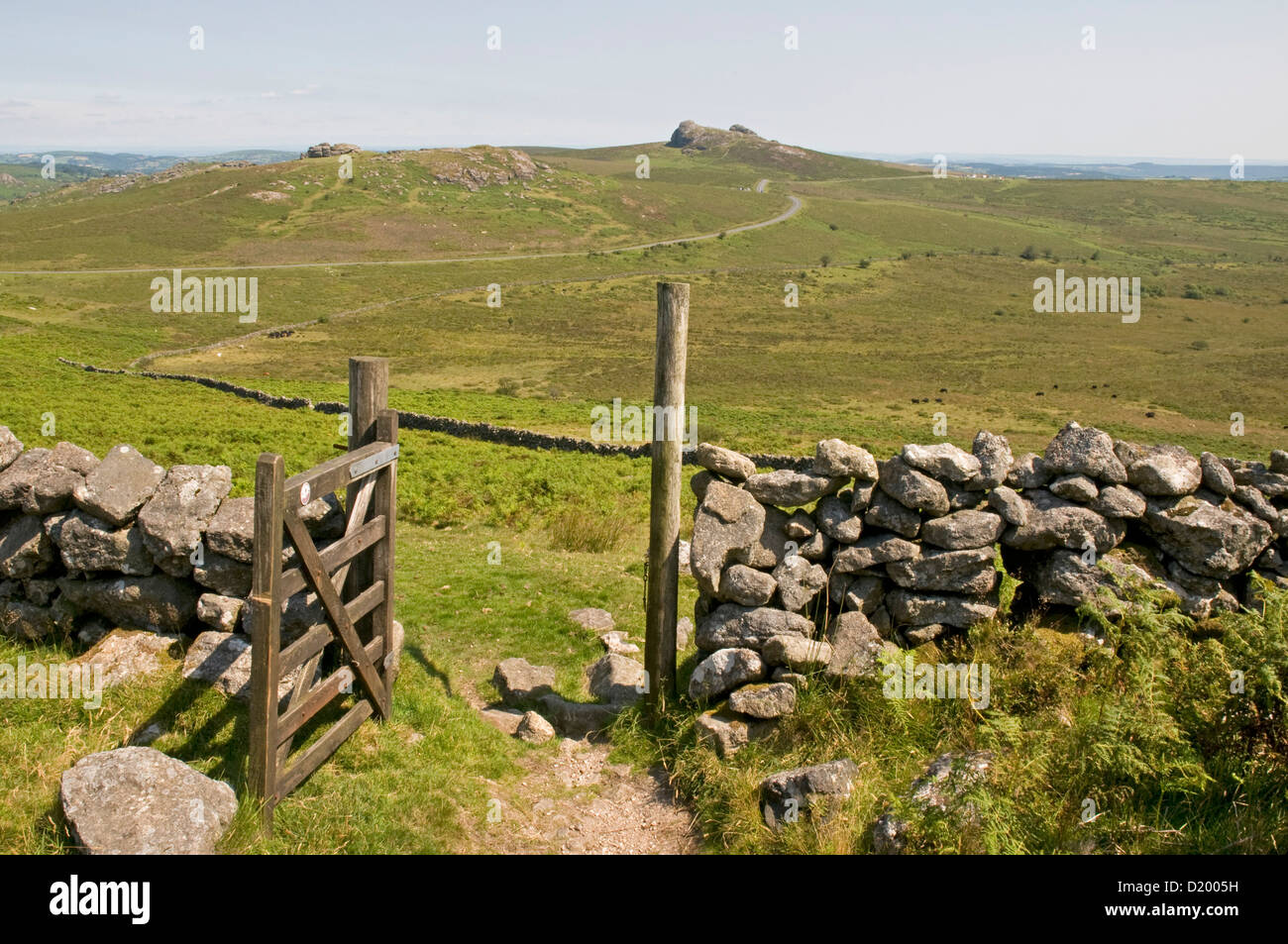The ever attractive Dartmoor landscape from the slopes of Rippon Tor ...