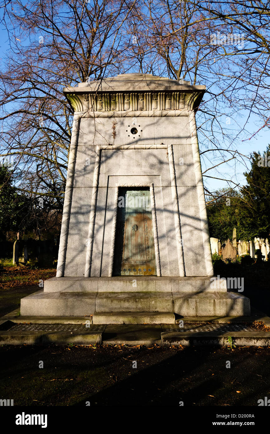 Brompton cemetery mausoleum hi-res stock photography and images - Alamy