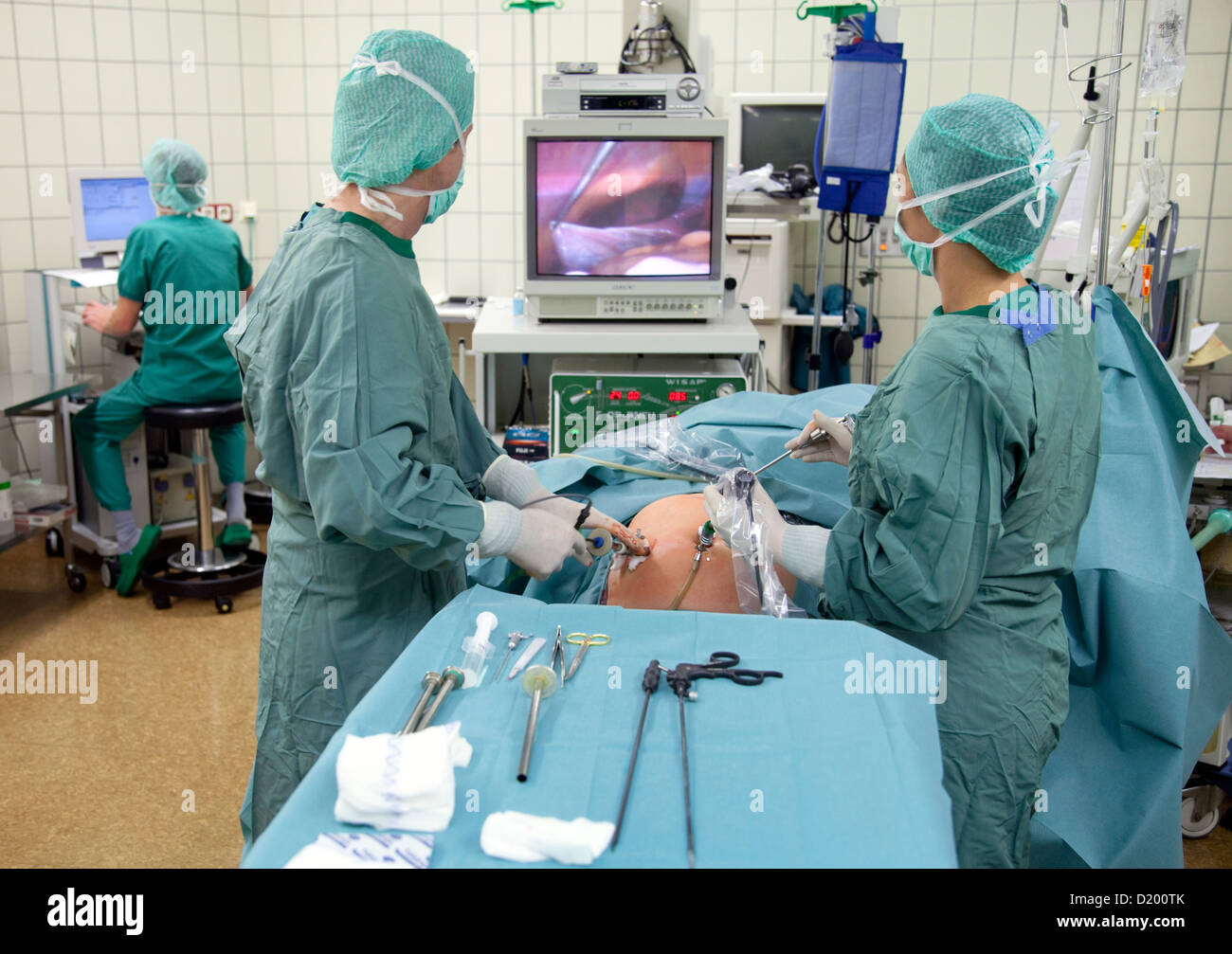 Essen, Germany, a physician during a gall bladder surgery Stock Photo ...