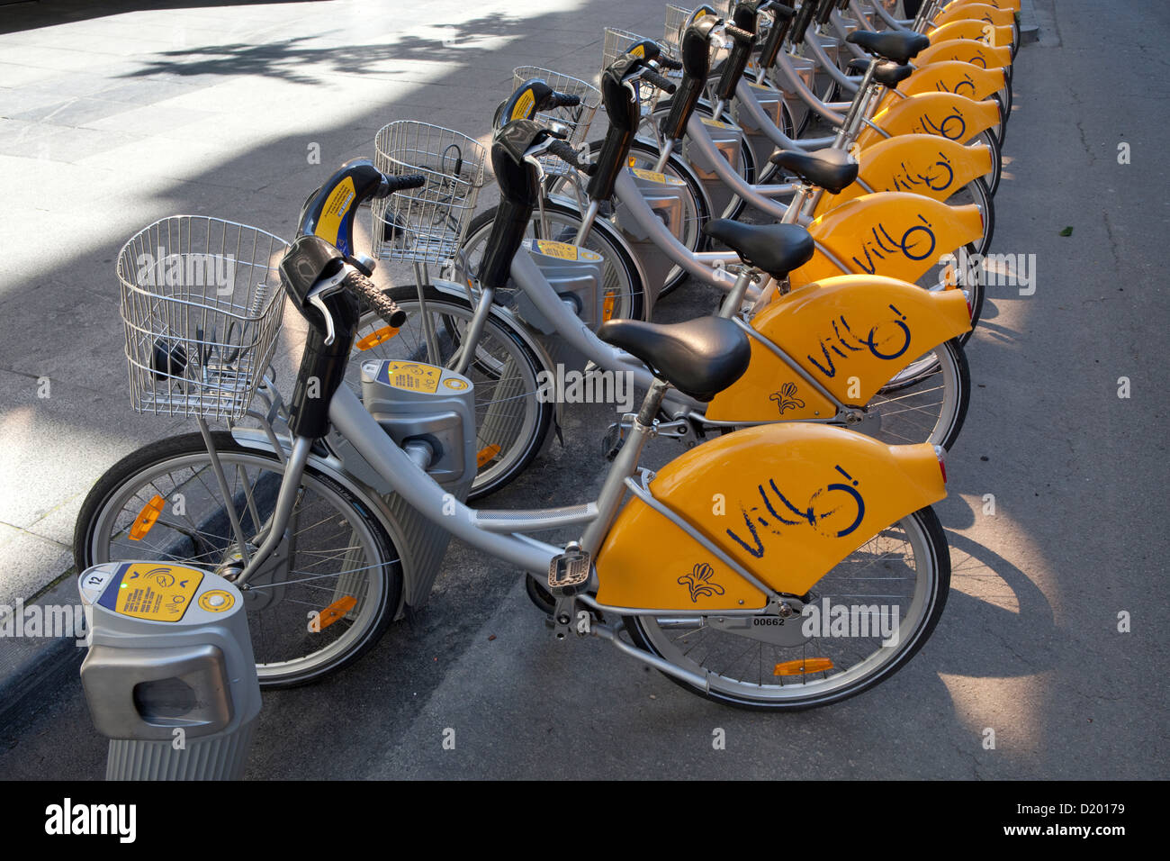 Brussels hire bikes hi-res stock photography and images - Alamy