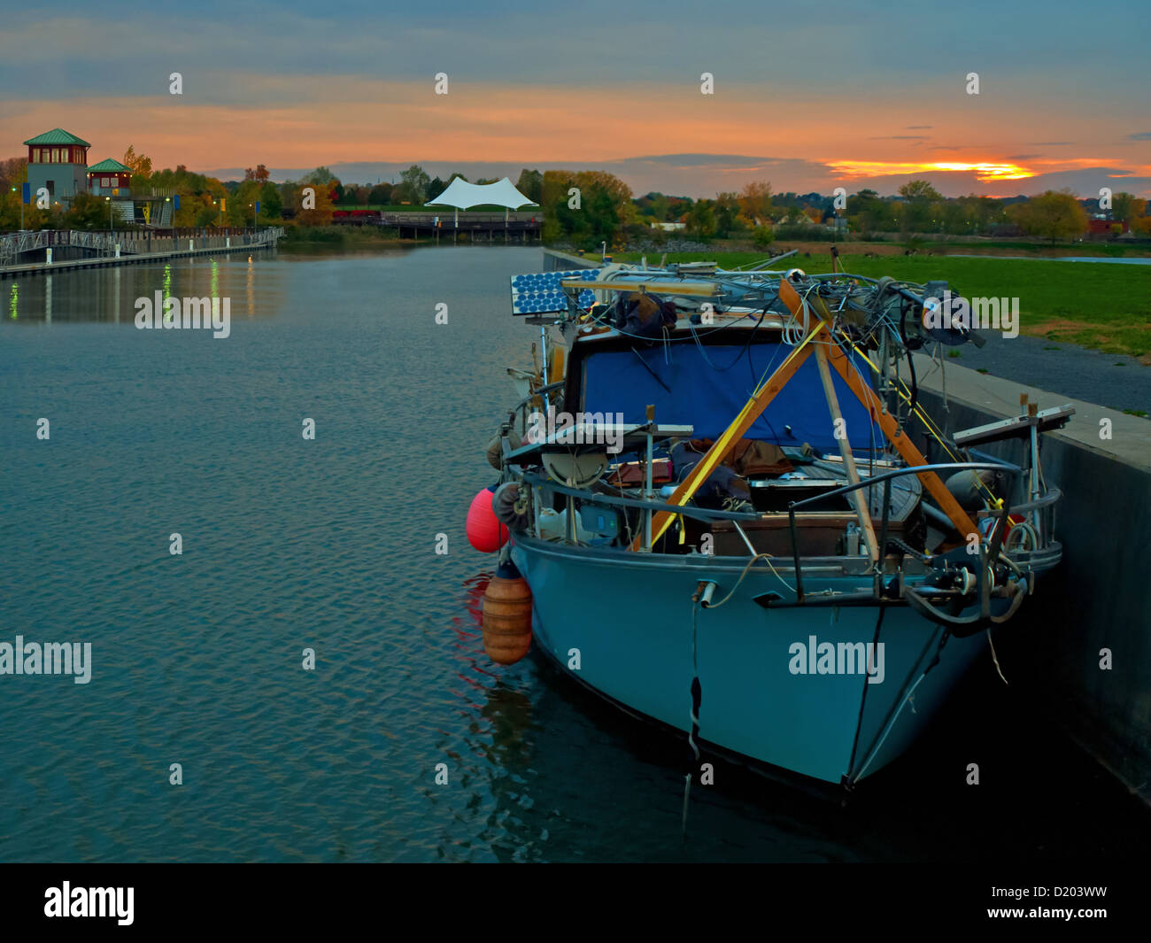 The syracuse inner harbor hi-res stock photography and images - Alamy