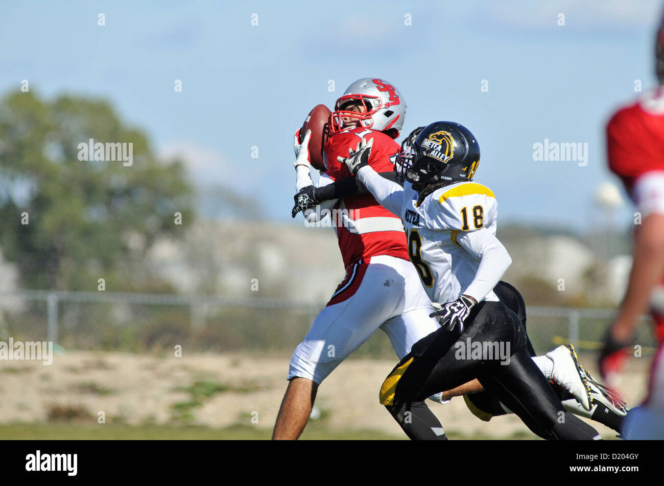 Football reception hi-res stock photography and images - Alamy