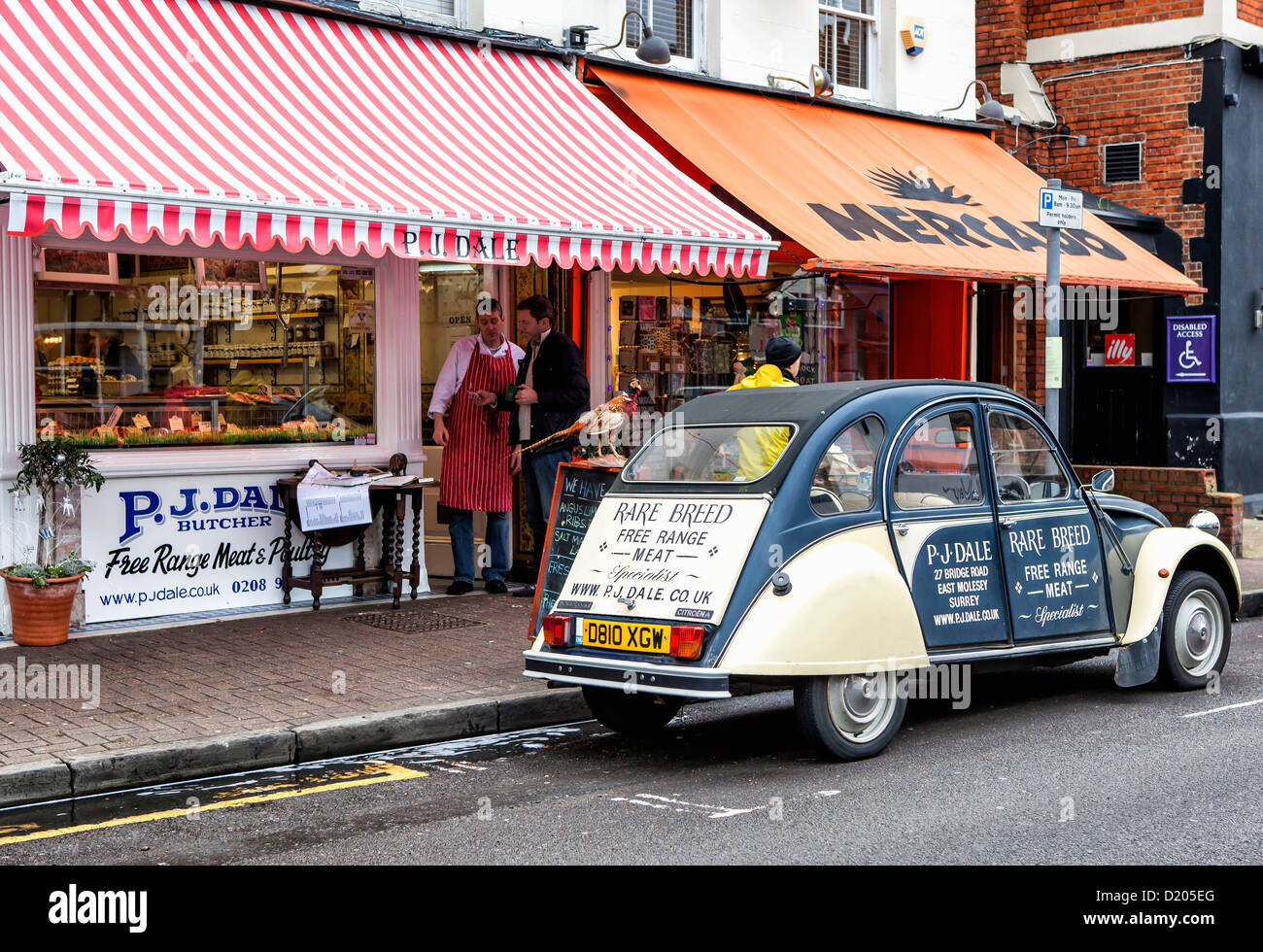 Classic car advert hi-res stock photography and images - Alamy