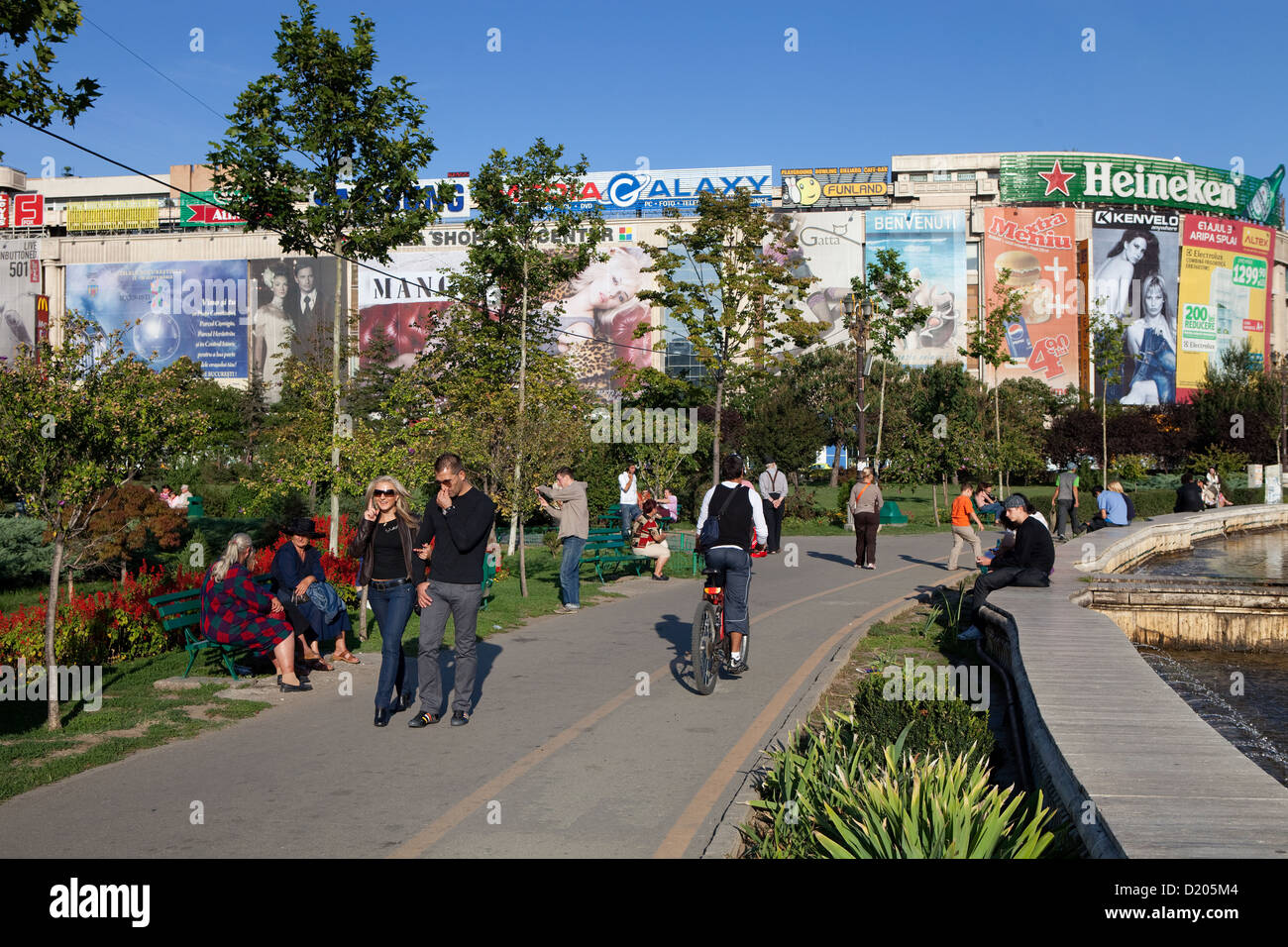 Bucharest, Romania, the well-attended Unirii Park Stock Photo - Alamy