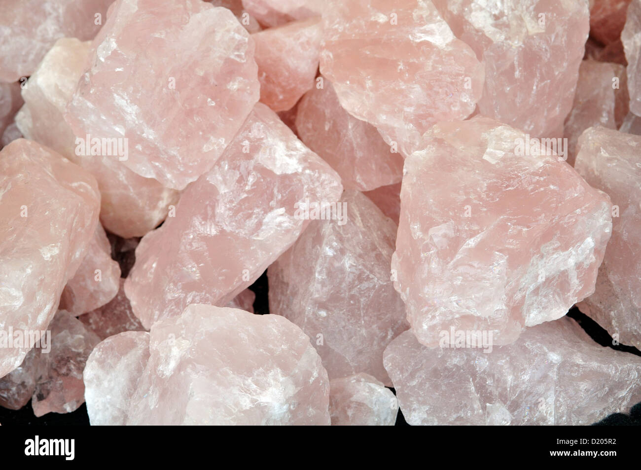 Rose quartz hi-res stock photography and images - Alamy