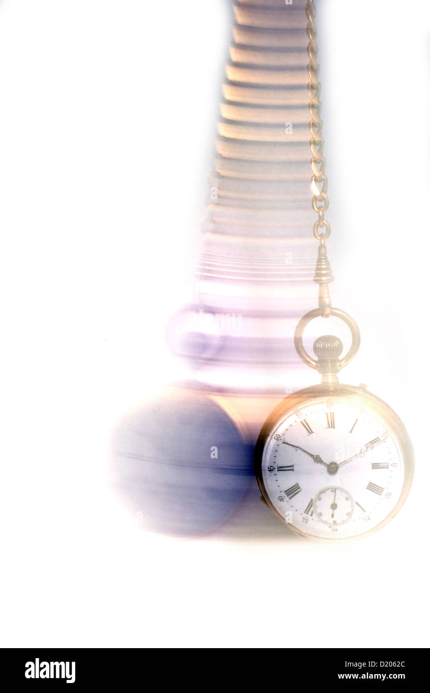 A gold chain Cut Out Stock Images & Pictures - Alamy