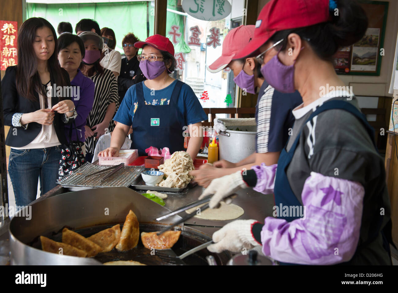 Lining them up hi-res stock photography and images - Alamy