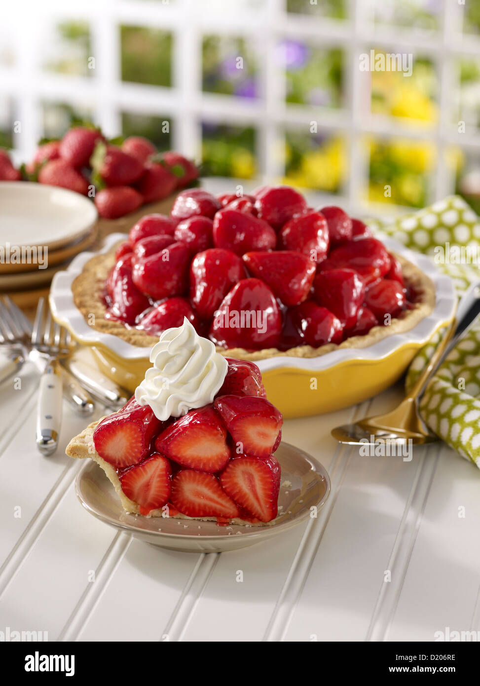 Whole fruit pie hi-res stock photography and images - Alamy