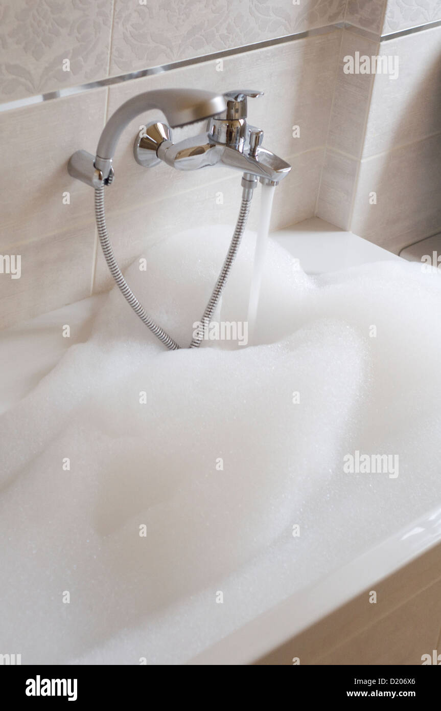 Foam bath hi-res stock photography and images - Alamy
