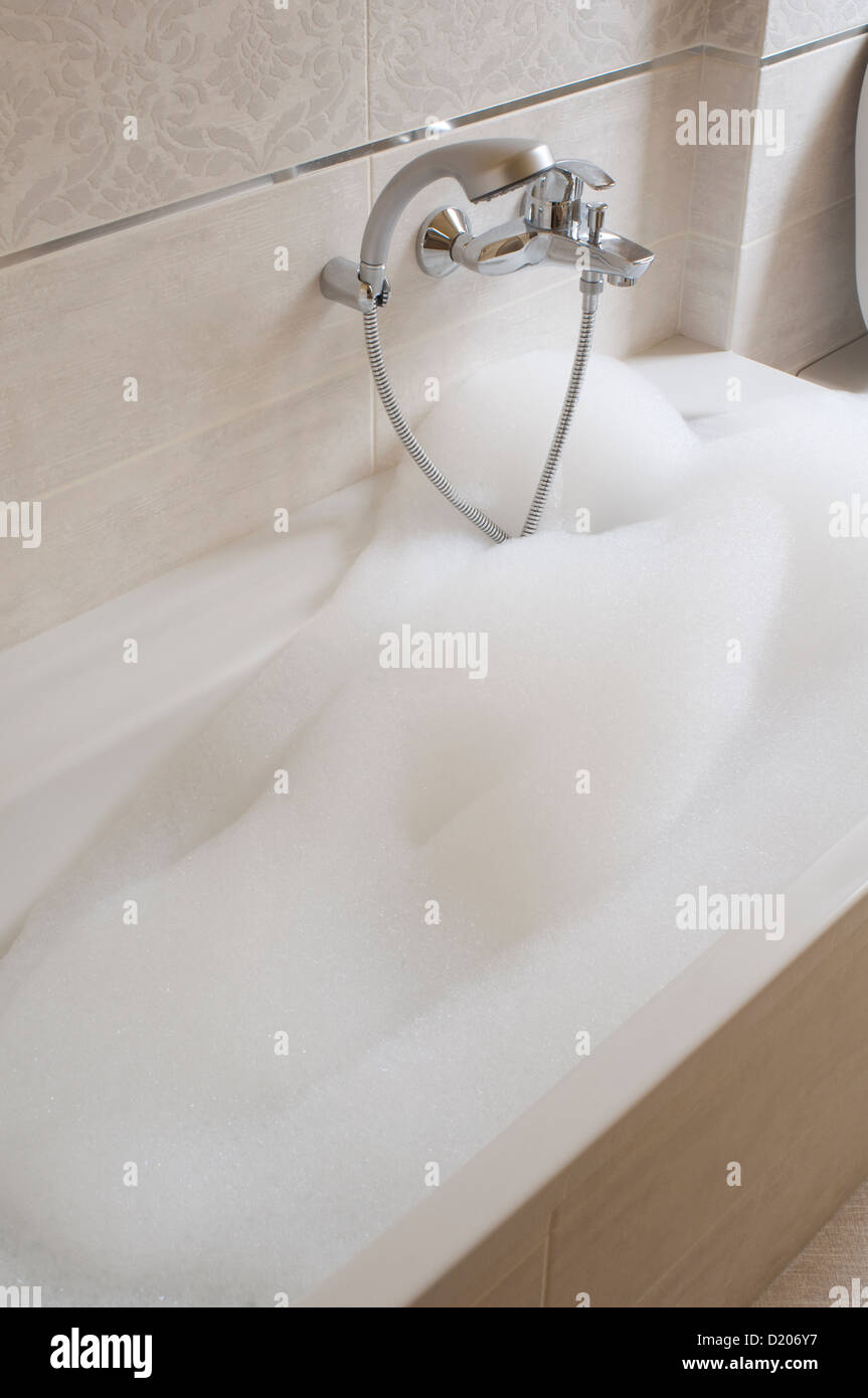 Foam bath hi-res stock photography and images - Alamy