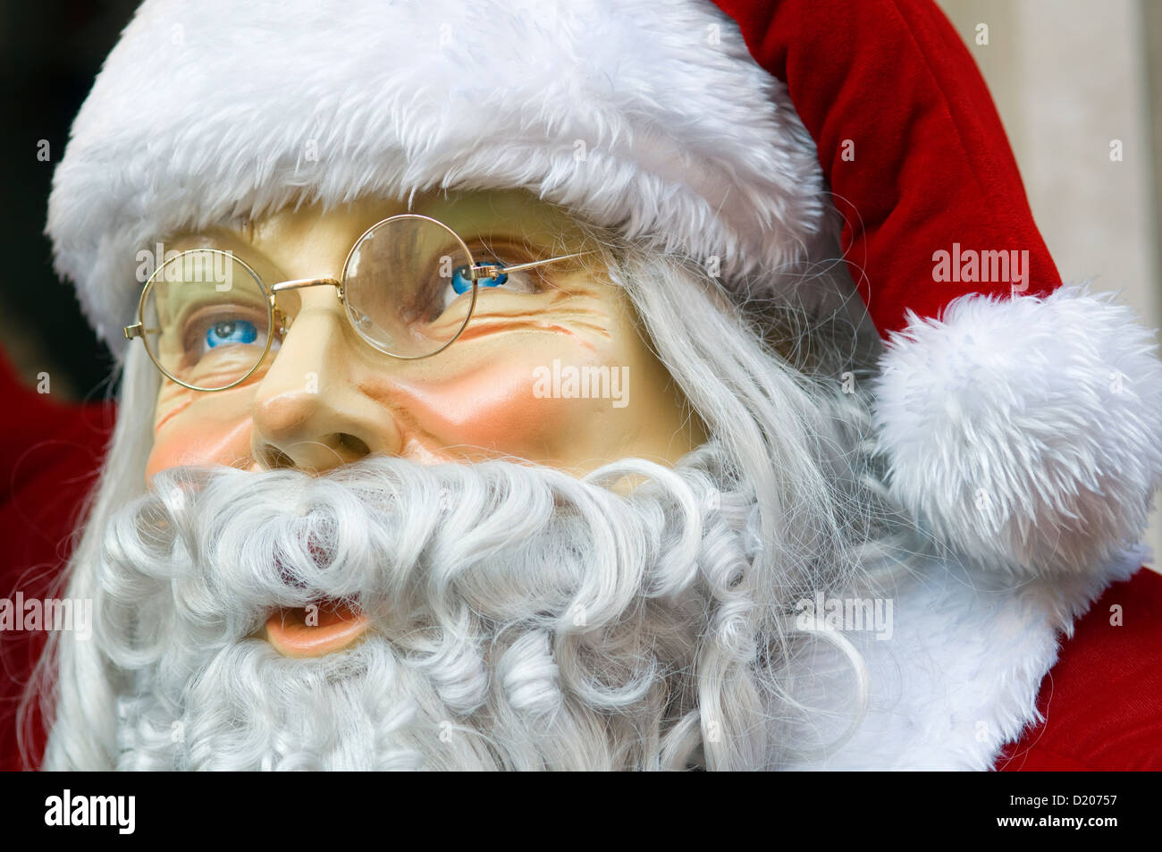 Santa claus mannequin hi-res stock photography and images - Alamy