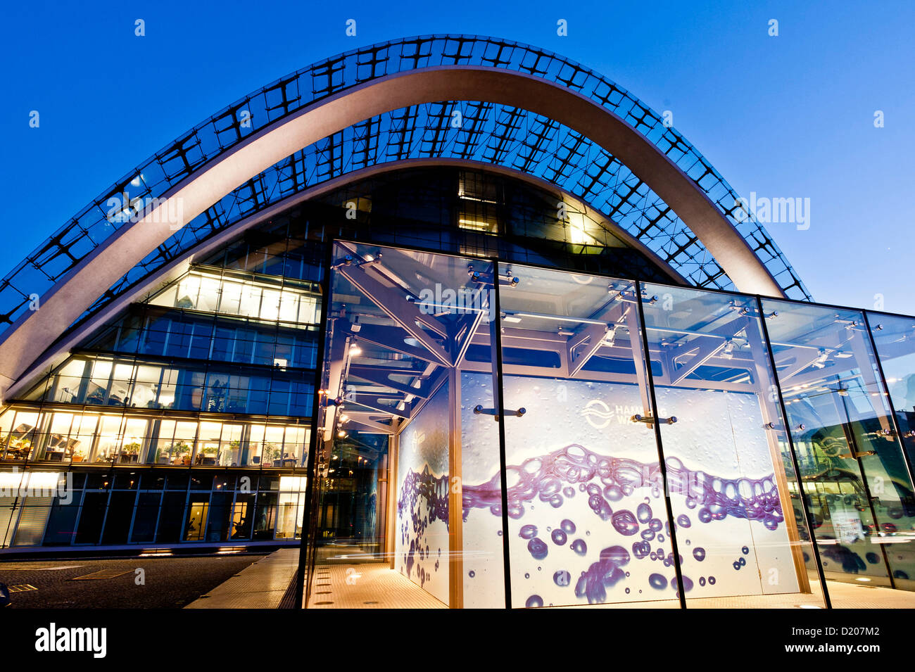 Modern architecture, Berliner Bogen at night, Hamburg, Germany Stock ...