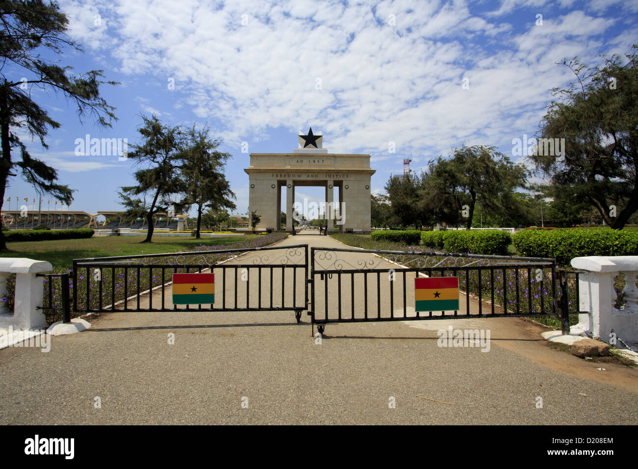 Ghana independence arch hi-res stock photography and images - Alamy