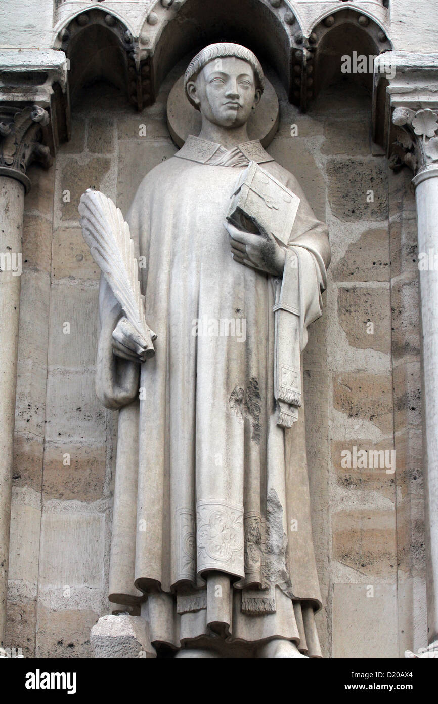 Statue of Saint Stephen, Notre Dame Cathedral, Paris Stock Photo - Alamy