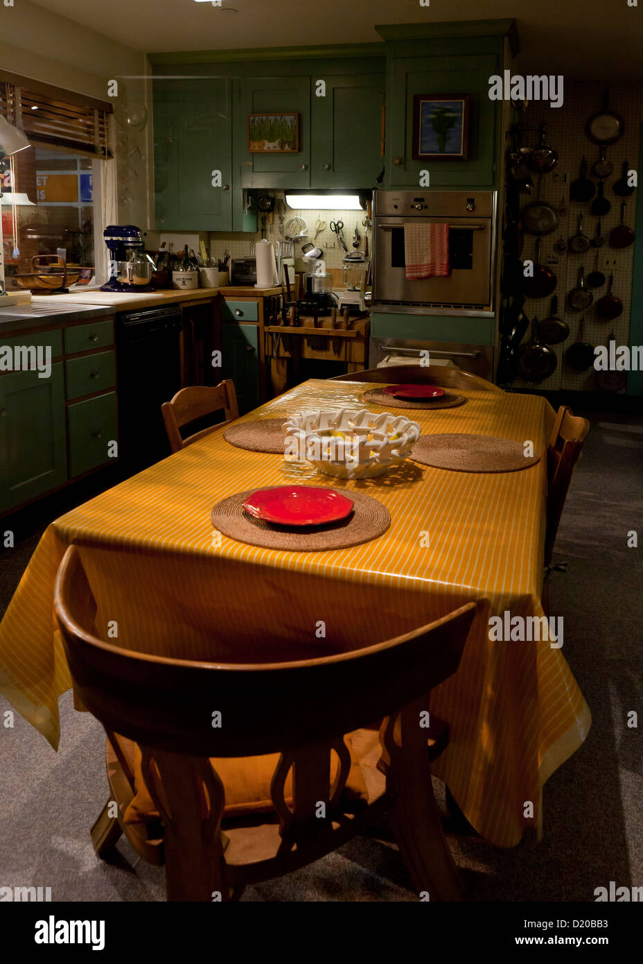 Kitchen table hi-res stock photography and images - Alamy