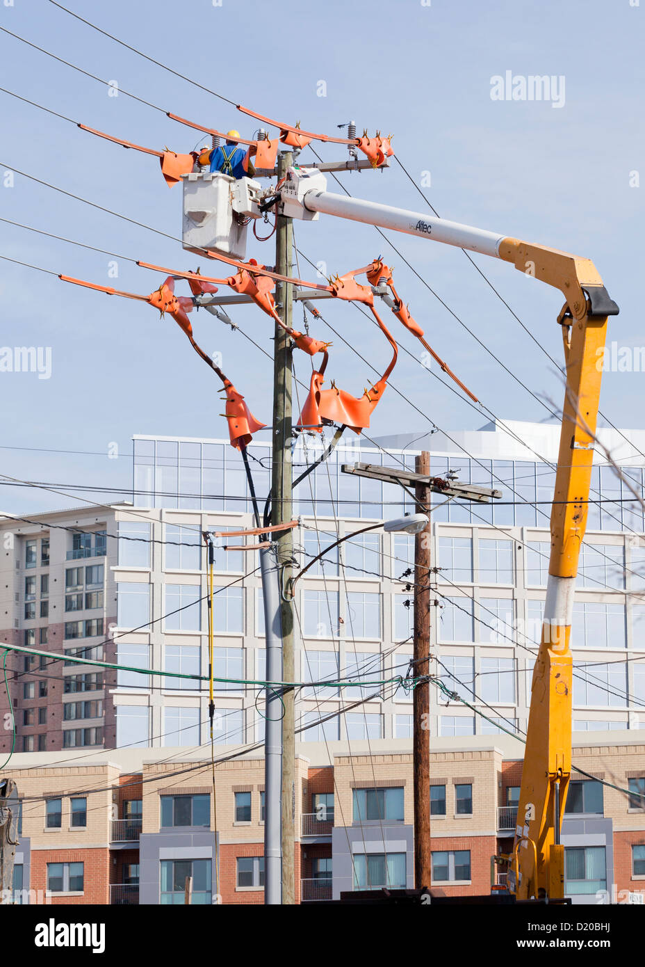 Electrical lineman pole hi-res stock photography and images - Alamy