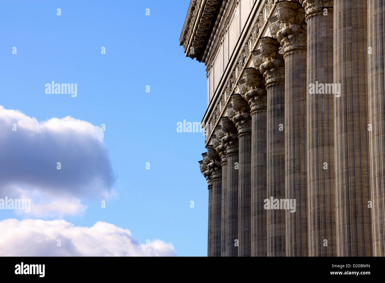 Colonnade colonnades column columns hi-res stock photography and images ...