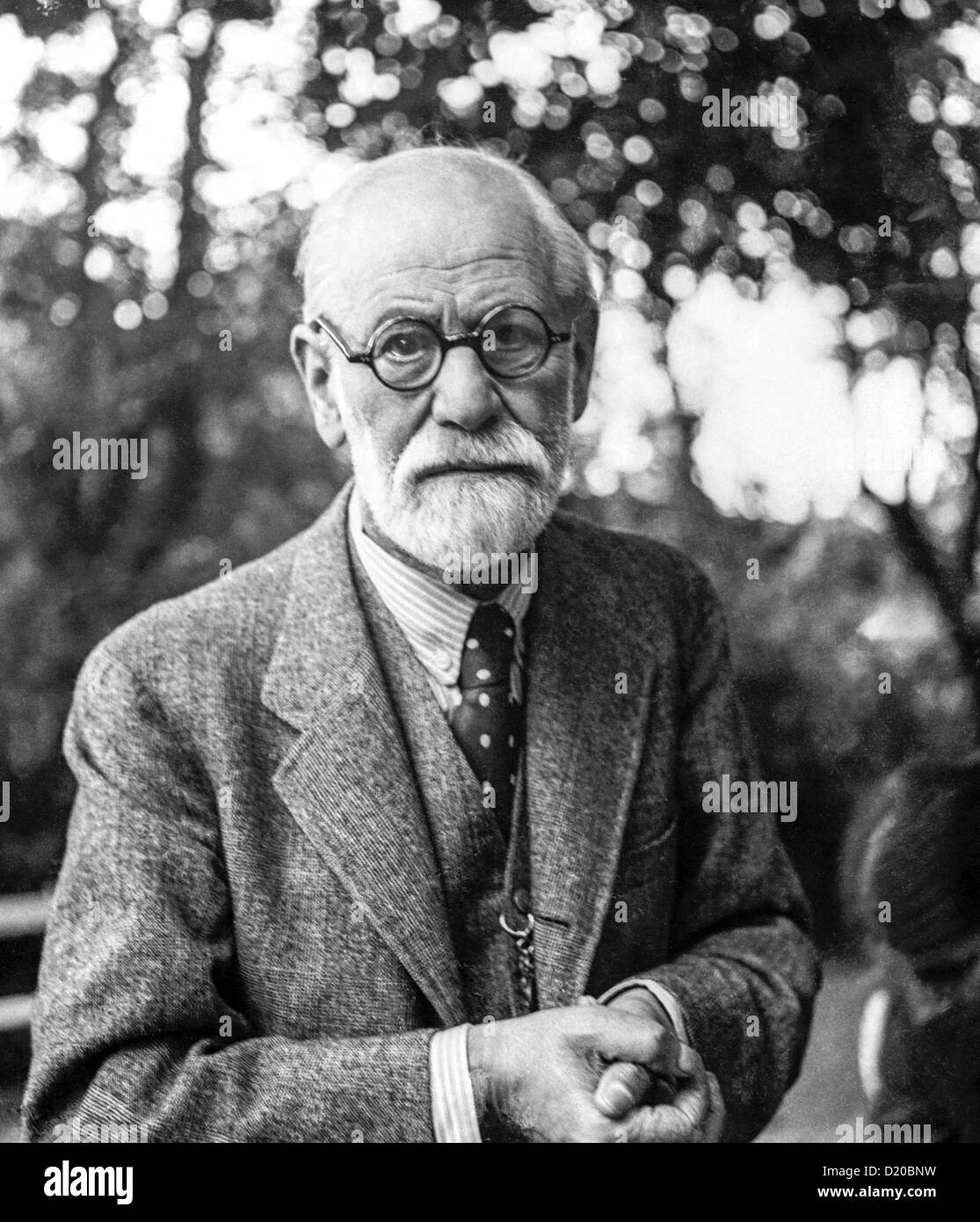Sigmund freud 1935 hi-res stock photography and images - Alamy