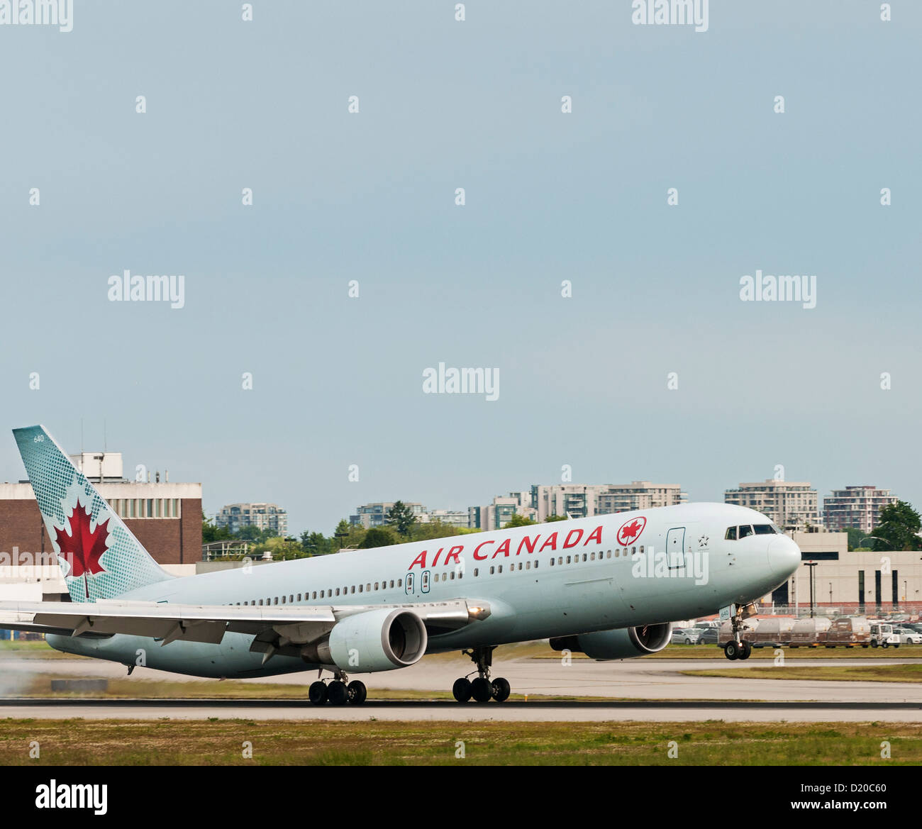 An Air Canada Boeing 767 (767-300ER) jetliner landing at Vancouver ...
