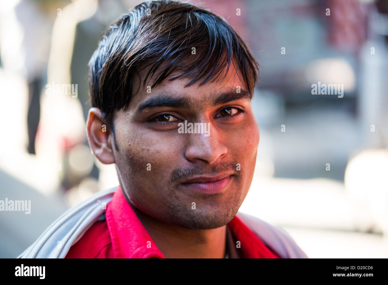 India porter man delhi hi-res stock photography and images - Alamy