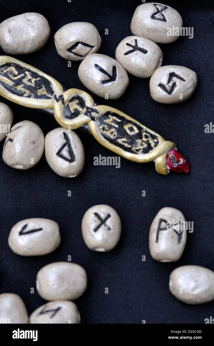 Occult ideas hi-res stock photography and images - Alamy