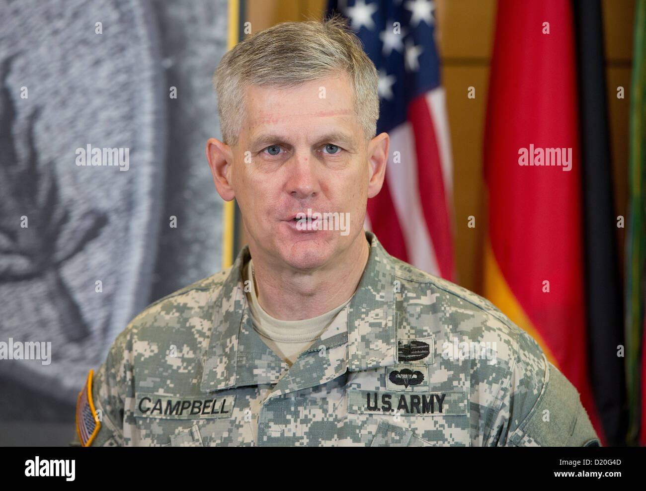 Lieutenant general donald campbell hi-res stock photography and images ...