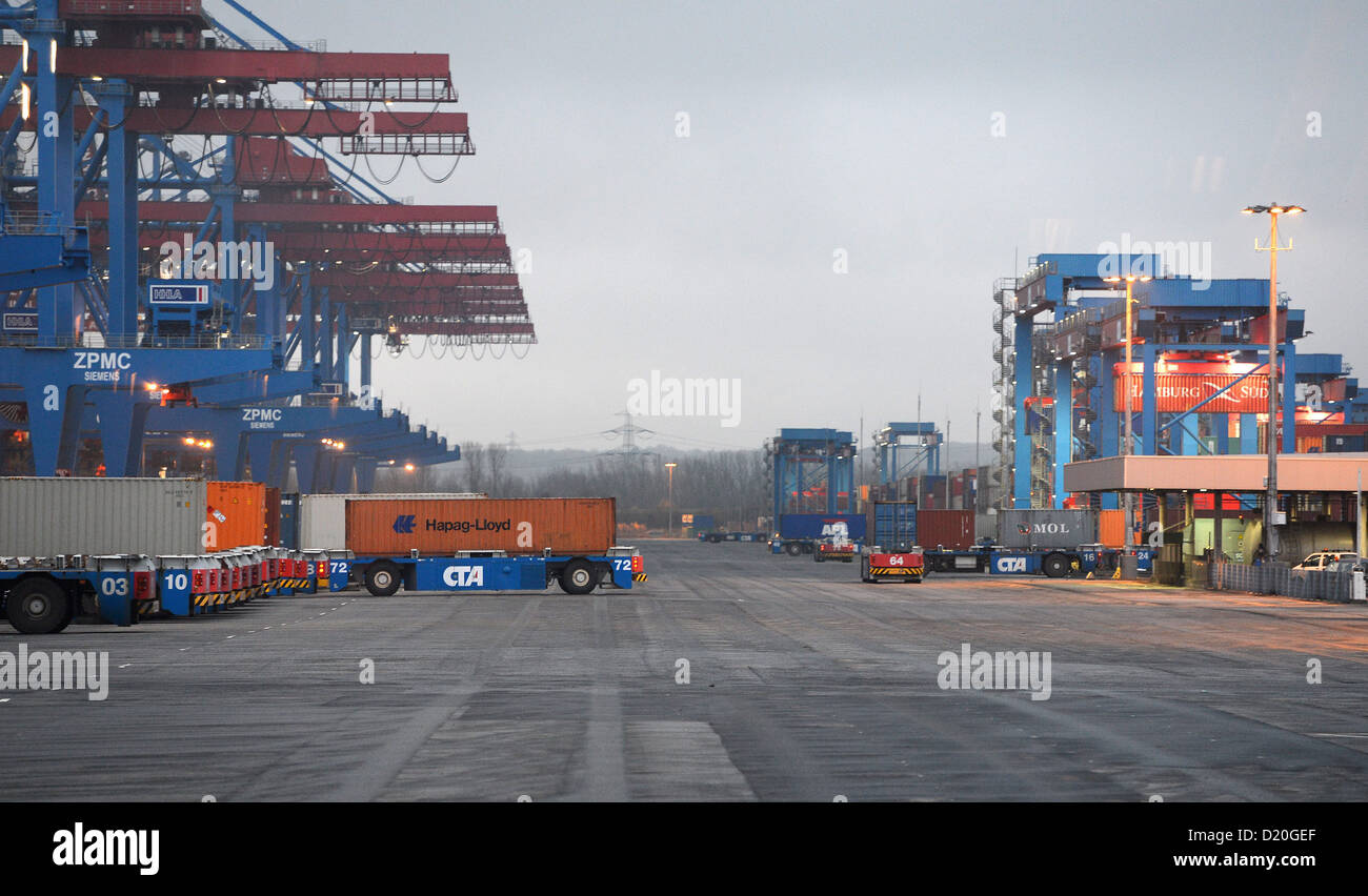 Container terminal altenwerder cta hamburg hi-res stock photography and ...