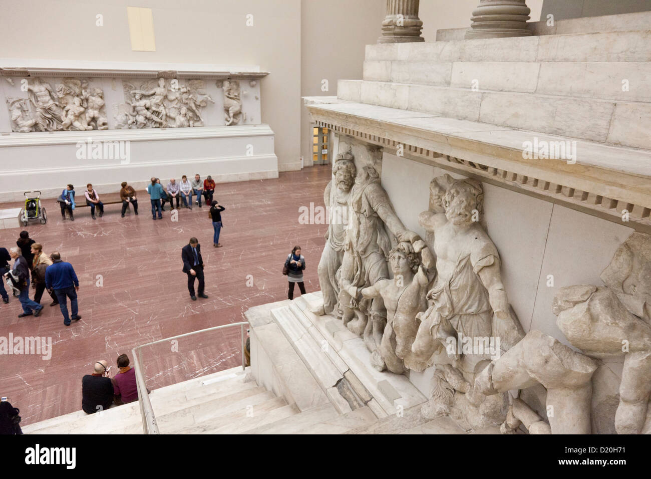 Visitors, Pergamon Museum, the Pergamon temple, antique collection ...