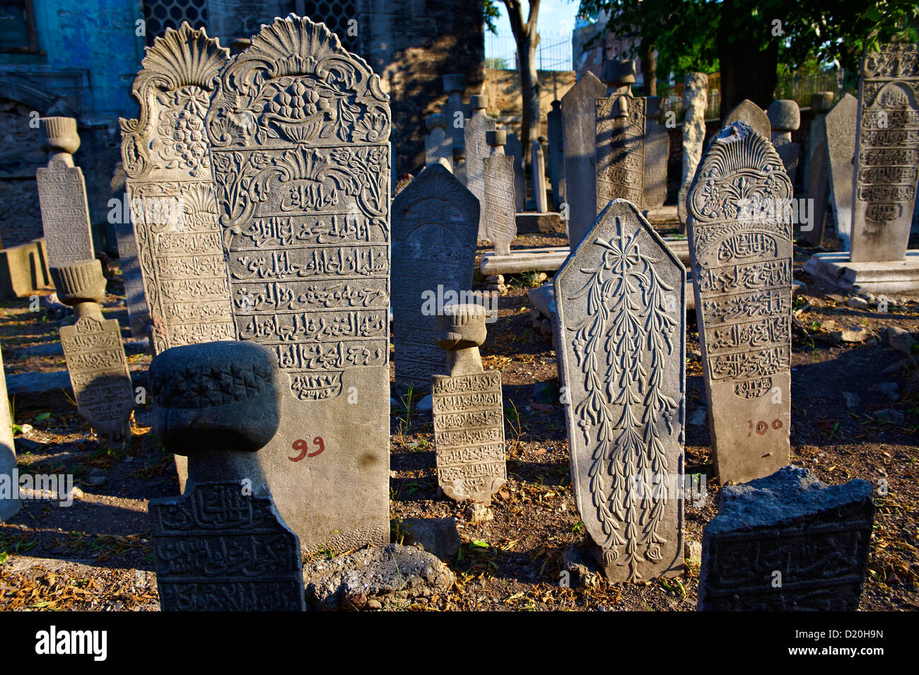 Tomb stones islamic hi-res stock photography and images - Alamy