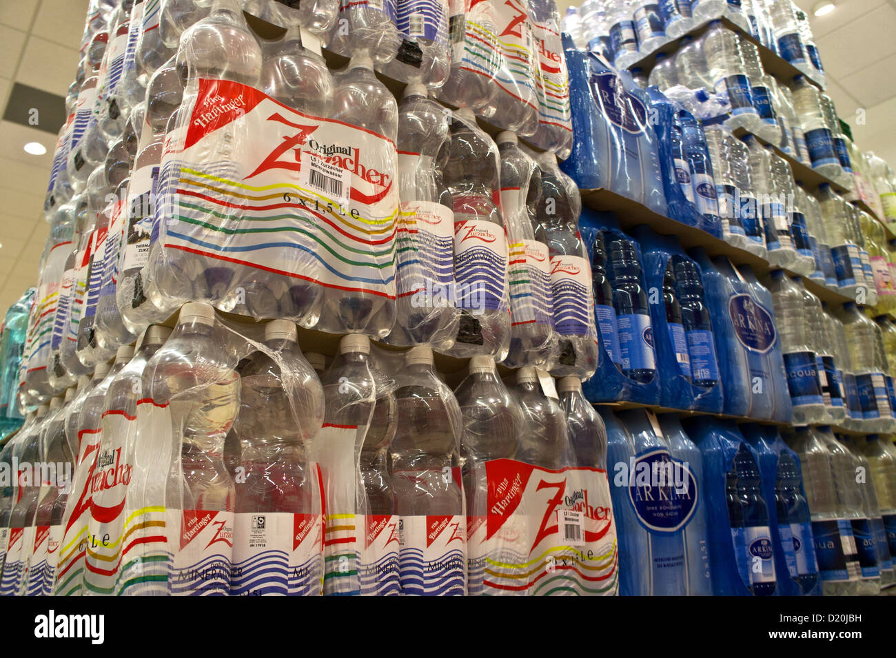 Water bottles stack hi-res stock photography and images - Alamy