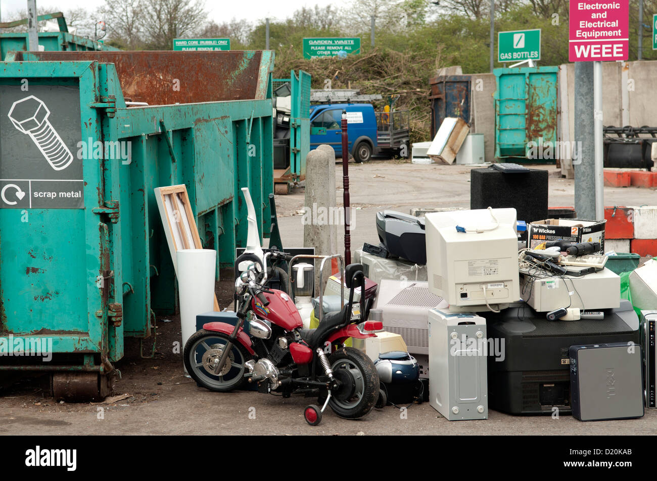 Electronic and electrical scrap a recycling center Stock Photo - Alamy