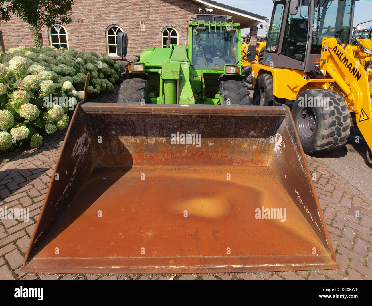 The panoramic telescopic excavator is a versatile construction vehicle ...