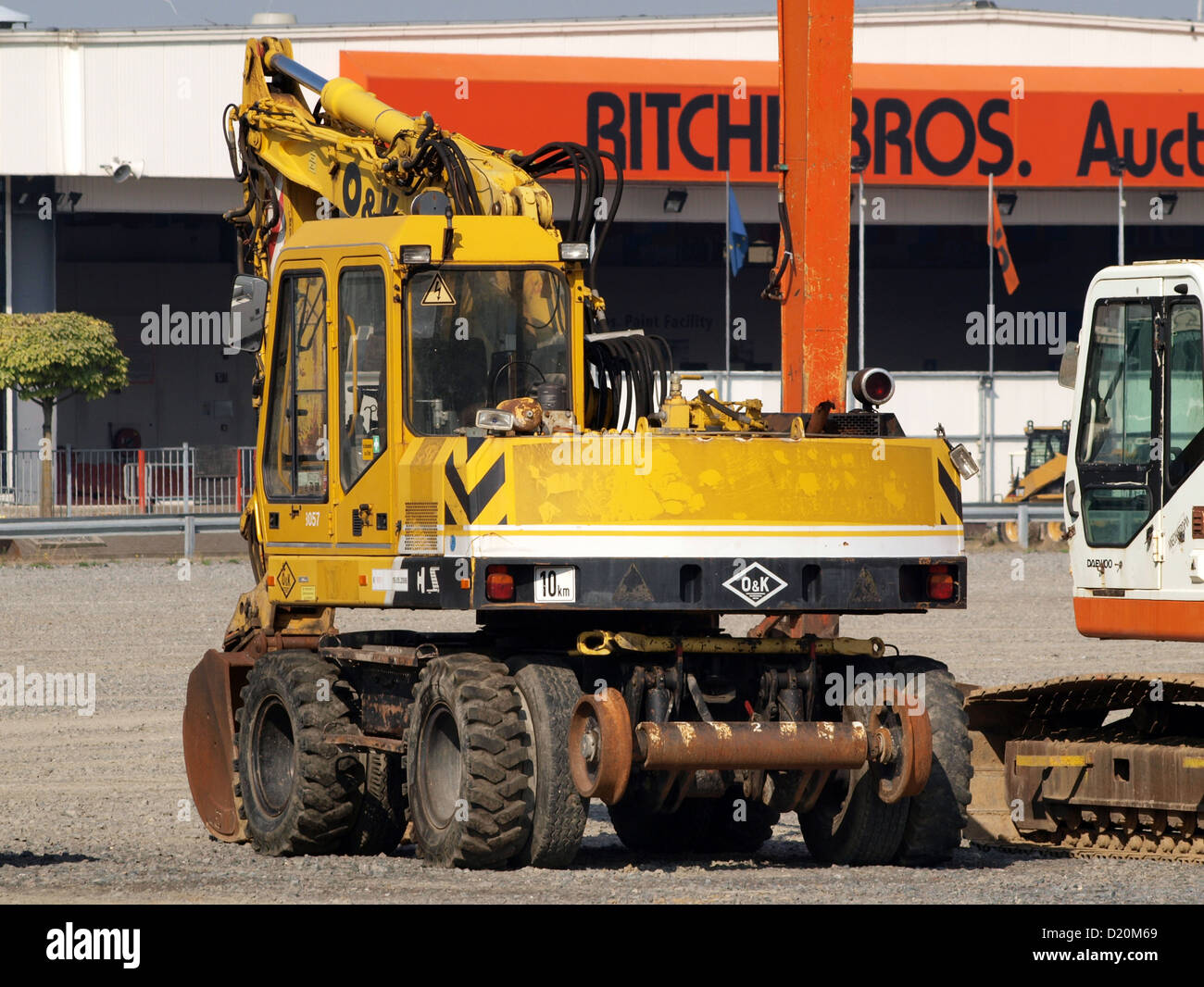 Heavy equipment maintenance tasks hi-res stock photography and images ...