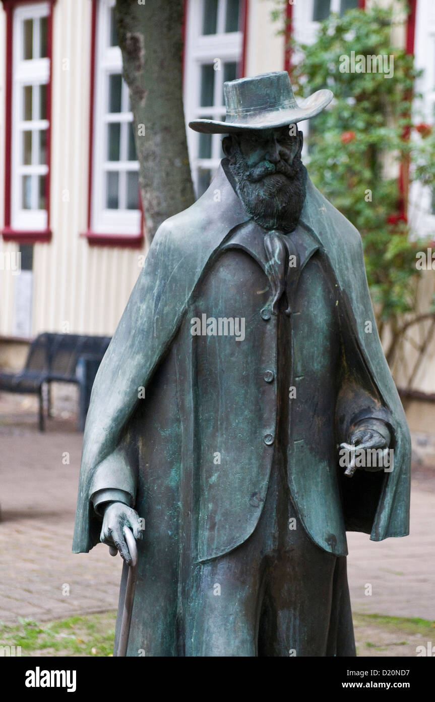 Wilhelm Busch statue, Seesen, Goslar, Harz, Lower Saxony, Germany Stock ...
