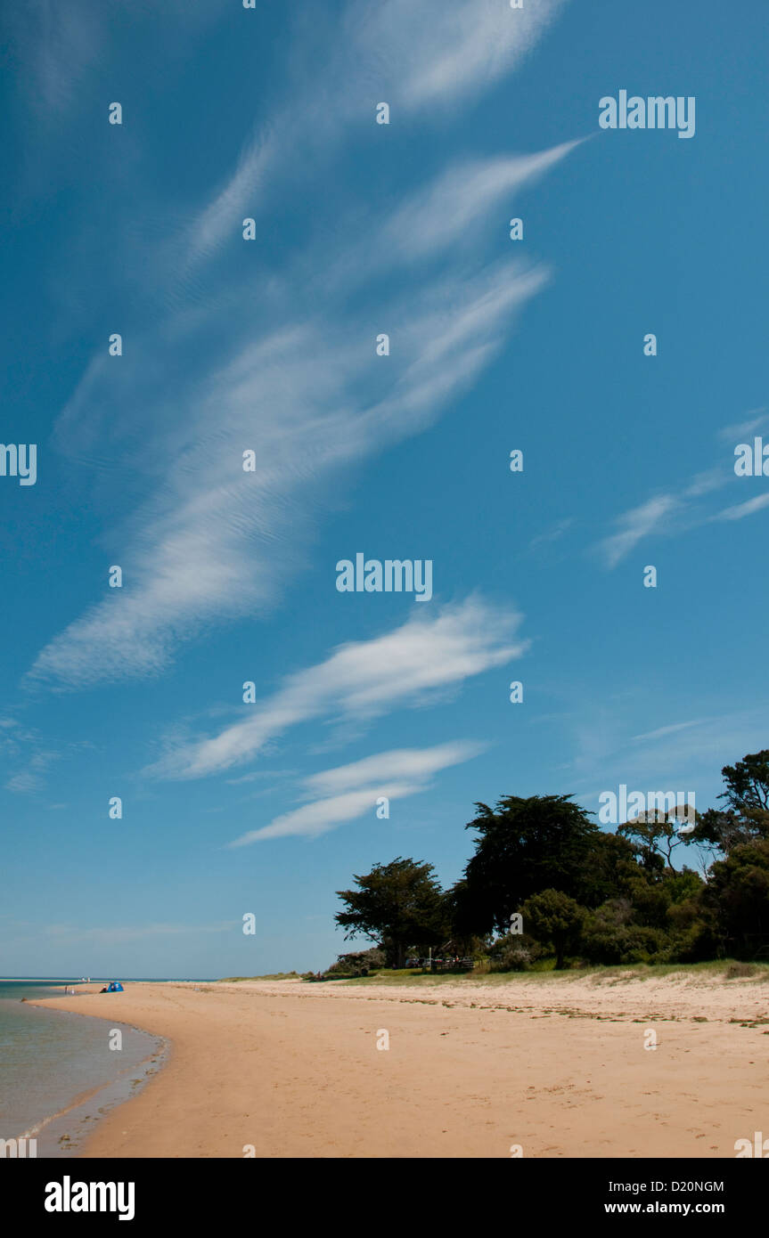 deserted sandy beach Australia Stock Photo - Alamy
