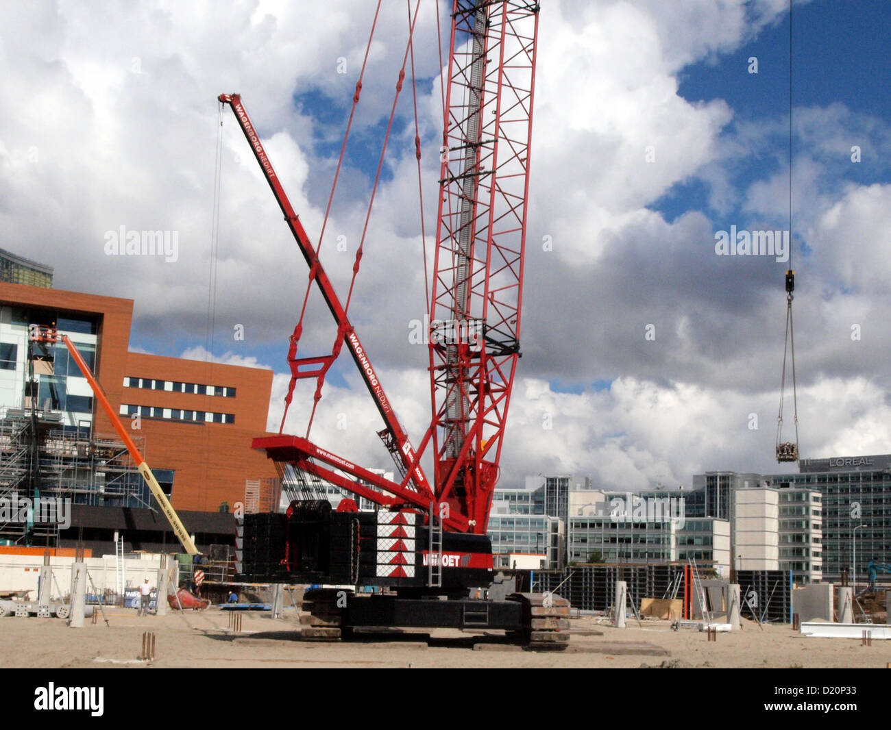 Mamoet is a global leader in heavy lifting and transport, known for its ...
