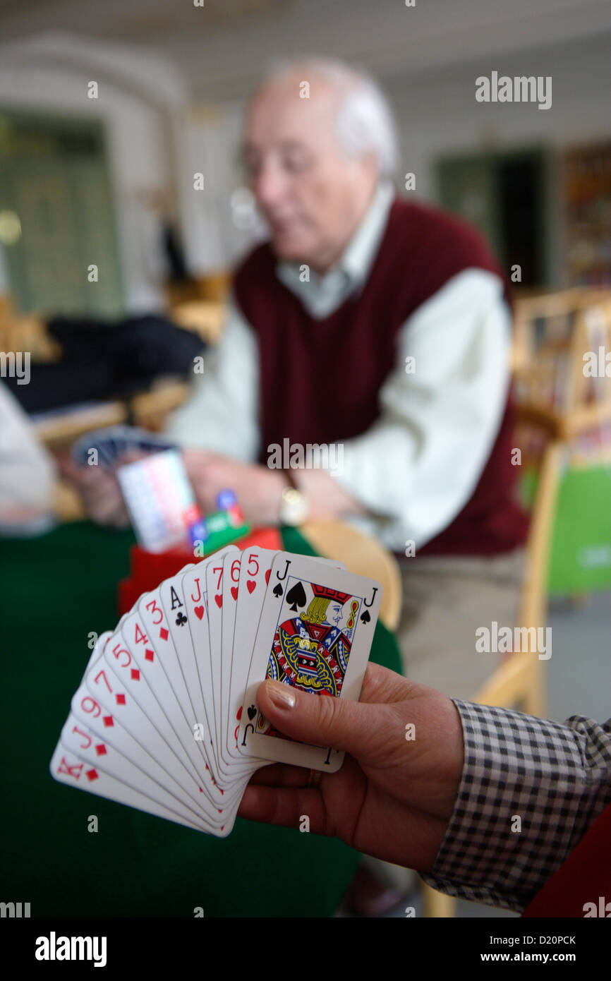 Playing bridge cards hi-res stock photography and images - Alamy