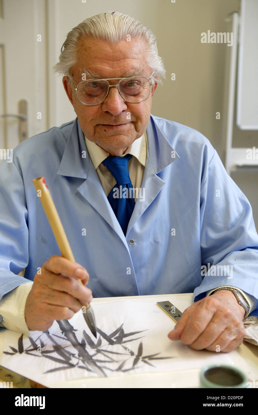 Upper drawing hi-res stock photography and images - Alamy