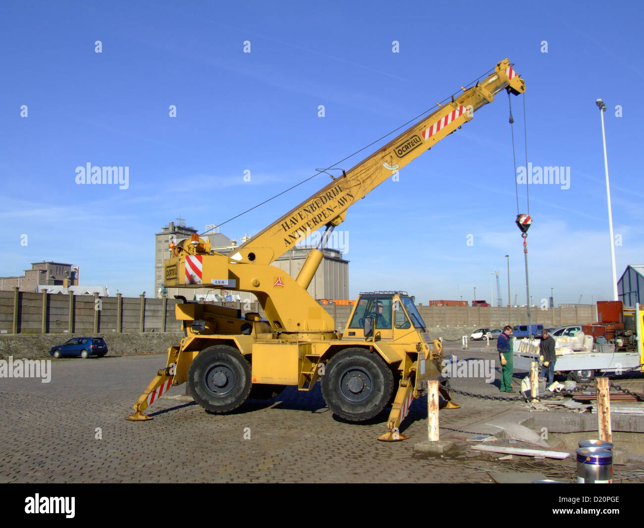 The Locatelli telescopic crane is a versatile lifting machine known for ...