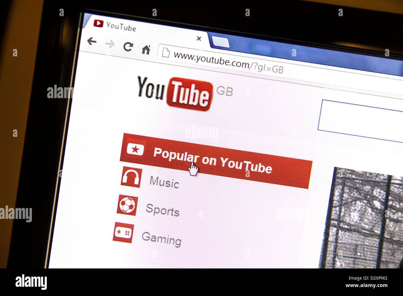 You Tube website display on computer screen Stock Photo - Alamy